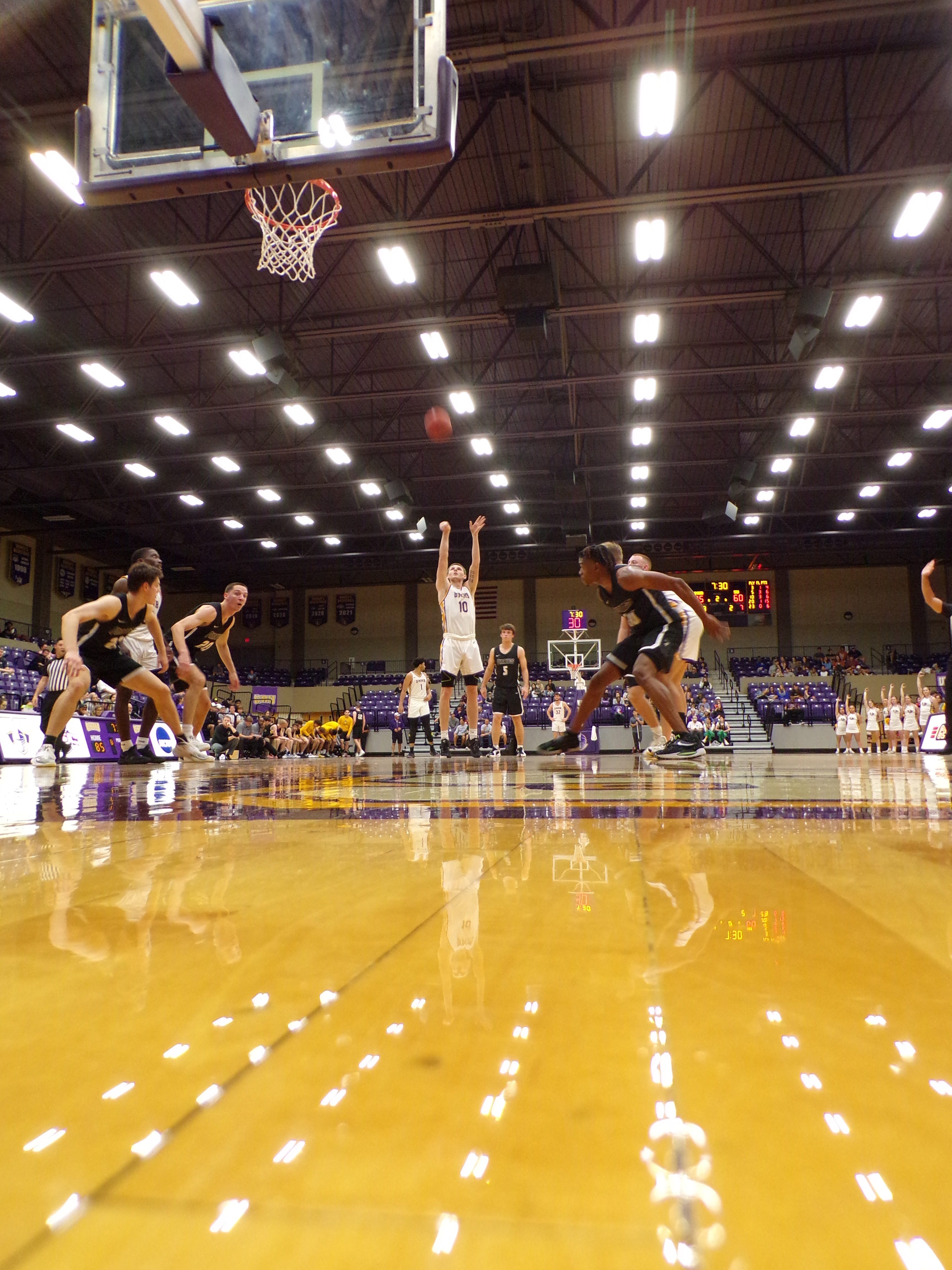 UMHB men’s basketball overcomes 14-point deficit against Huston ...