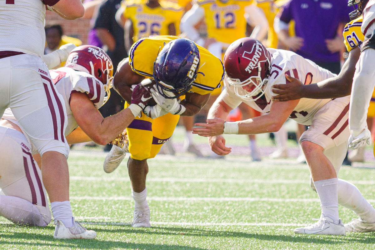 No. 3 UMHB football reaches D-III quarterfinals in 24-17 win at Trinity ...