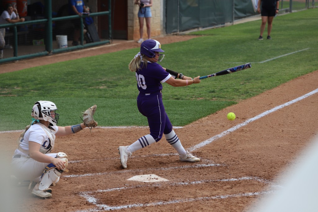 No. 12 UMHB softball picks up third straight series sweep in final ...