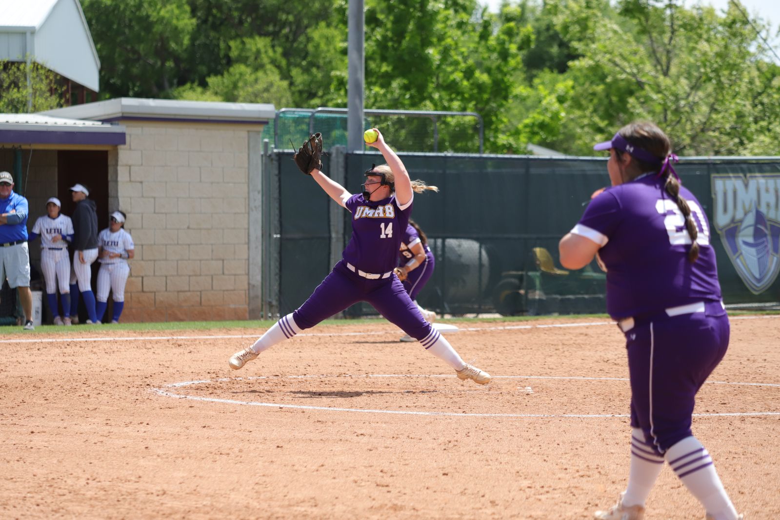 Whyte throws one-hitter as UMHB Softball sweeps LeTourneau - True To ...